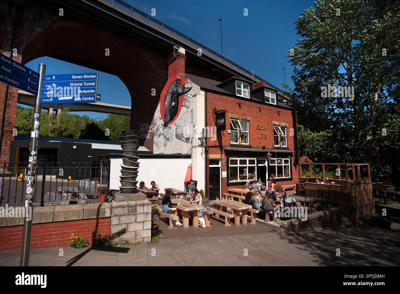 The Ship Inn, Ouseburn, Tyne and Wear Stock Photo - Alamy