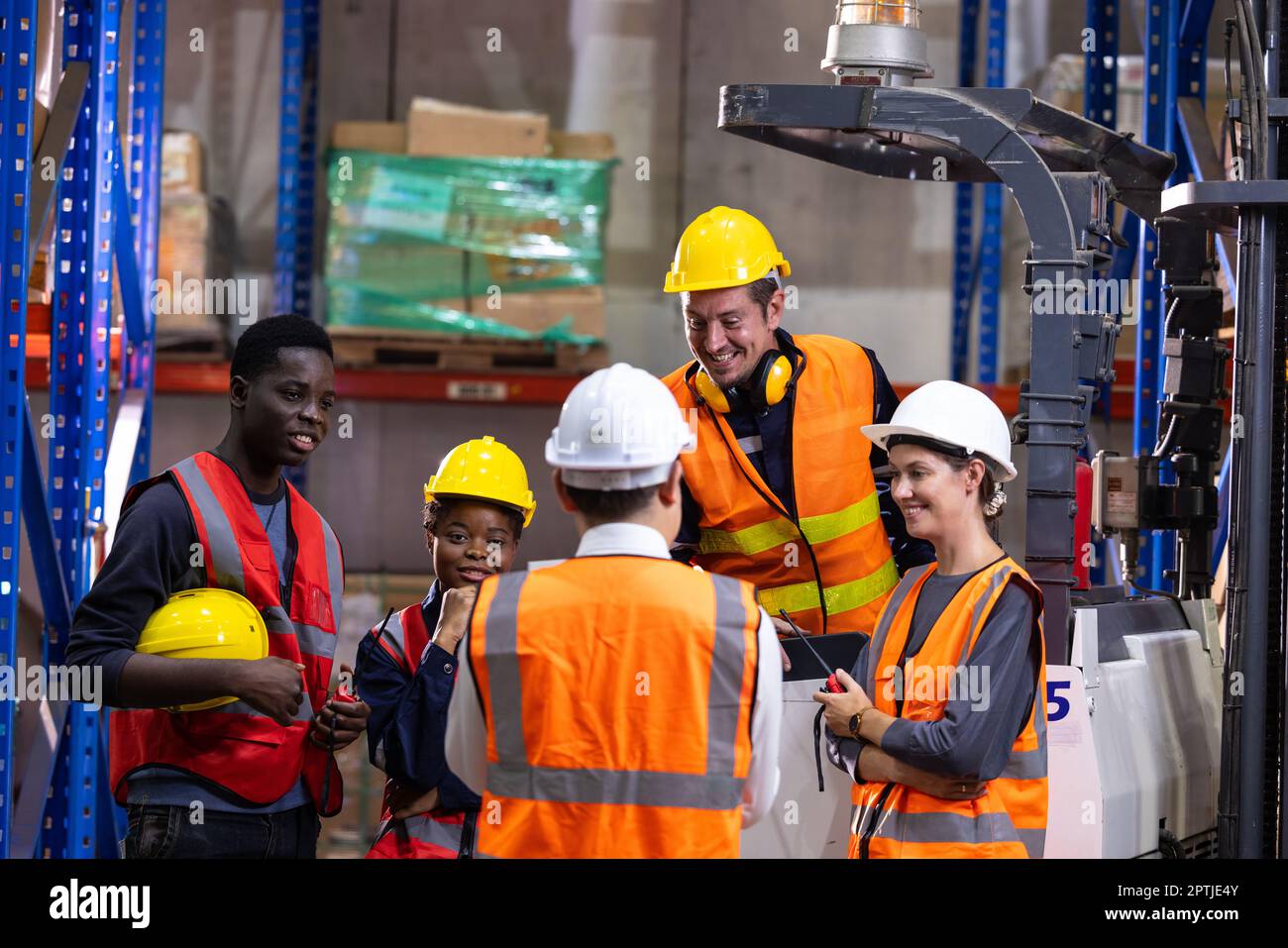 Warehouse manager assesses individual performance of staff. Evaluate ...