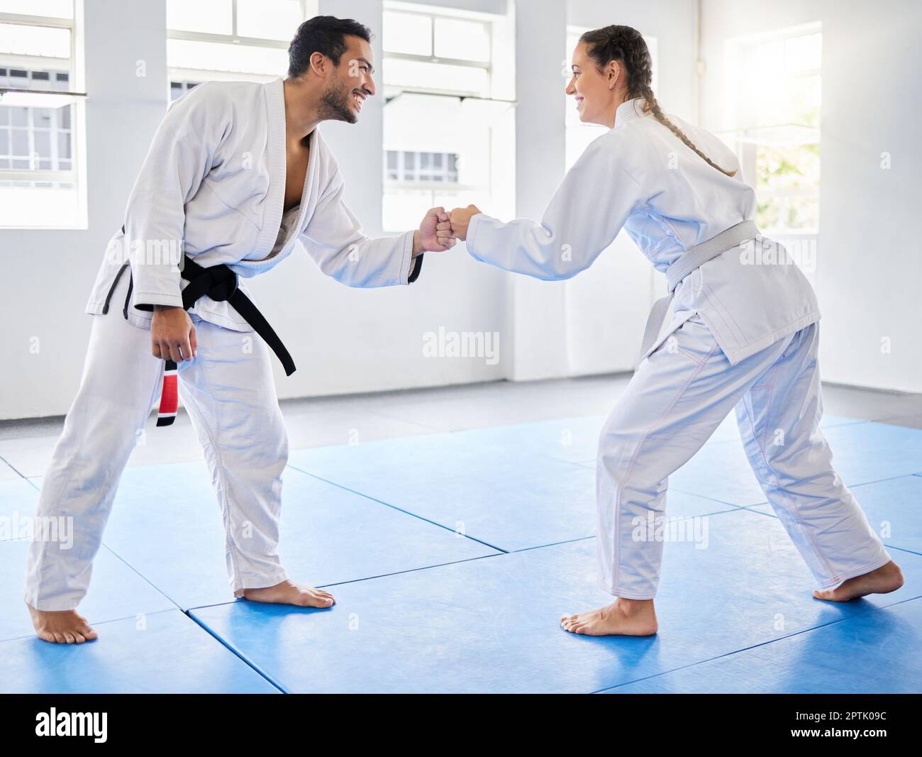 Teaching karate hi-res stock photography and images - Alamy
