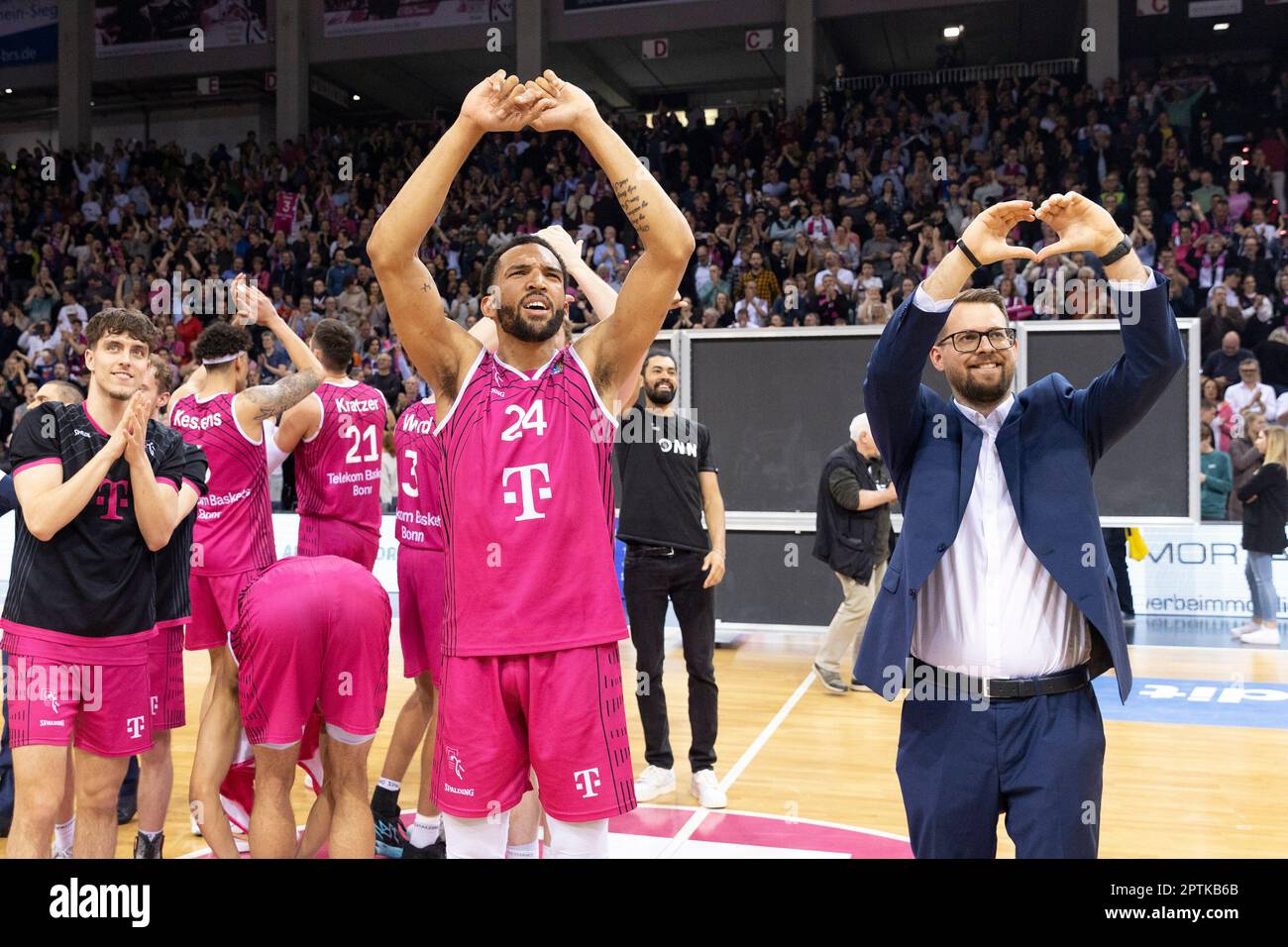 Zach williams 2023 hi-res stock photography and images - Alamy