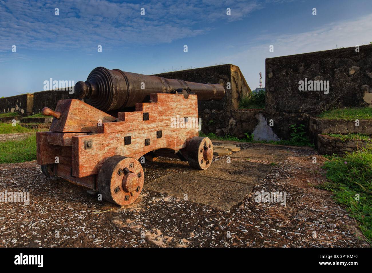 Ancient Dutch canon used for fort protection in galle fort Sri Lanka ...