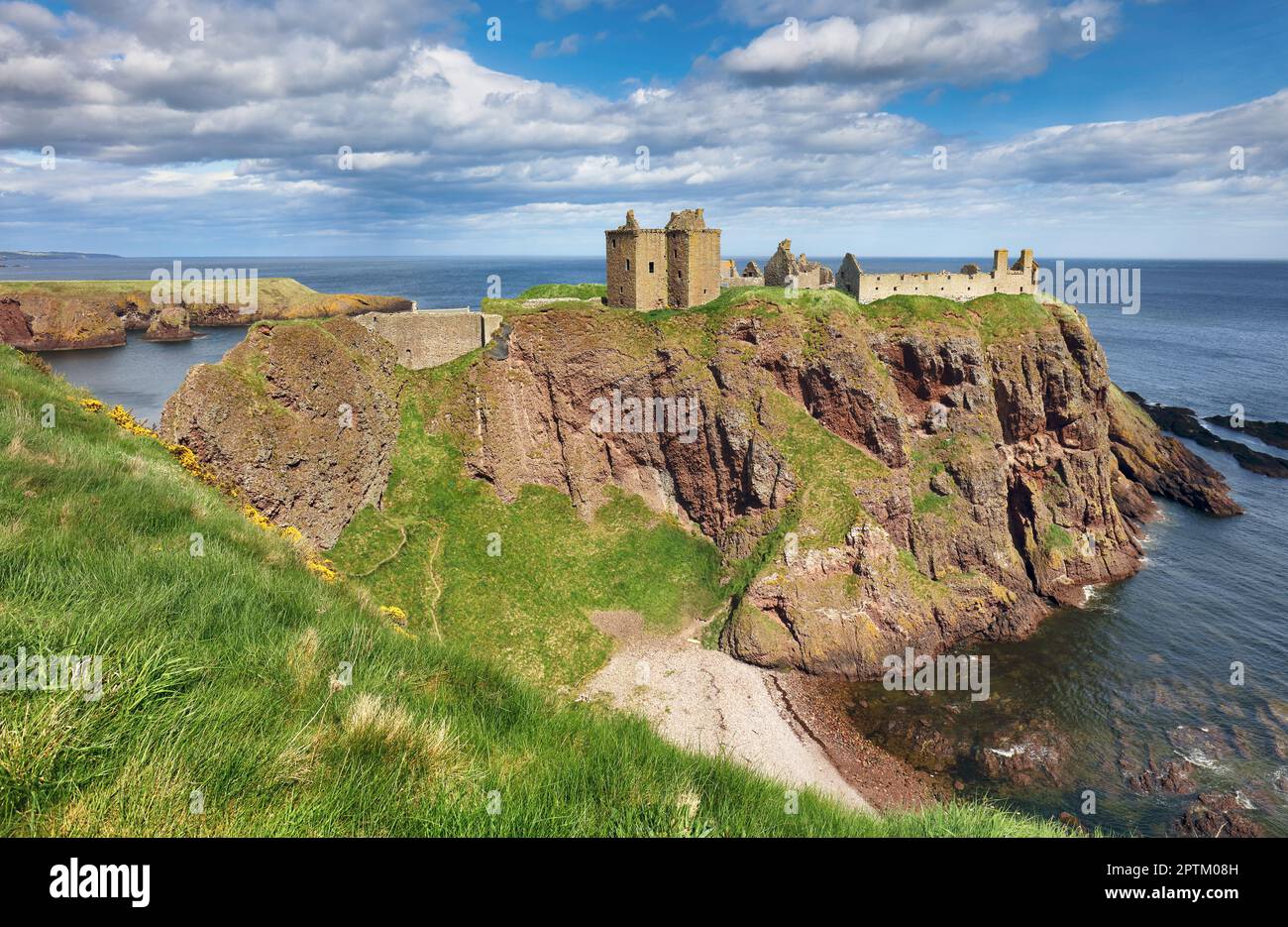 Scotland - Dunnotar castle, Scottish coast Stock Photo - Alamy