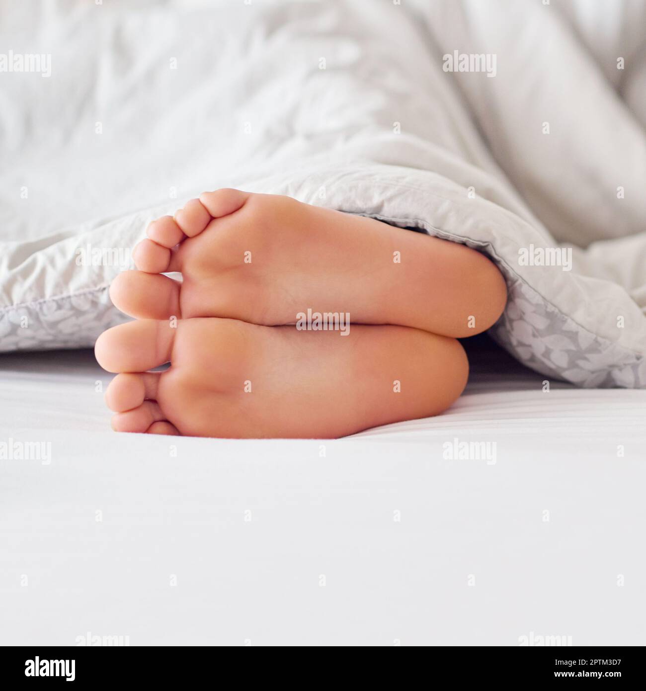 Sleeping couple sharing a bed hi-res stock photography and images - Alamy