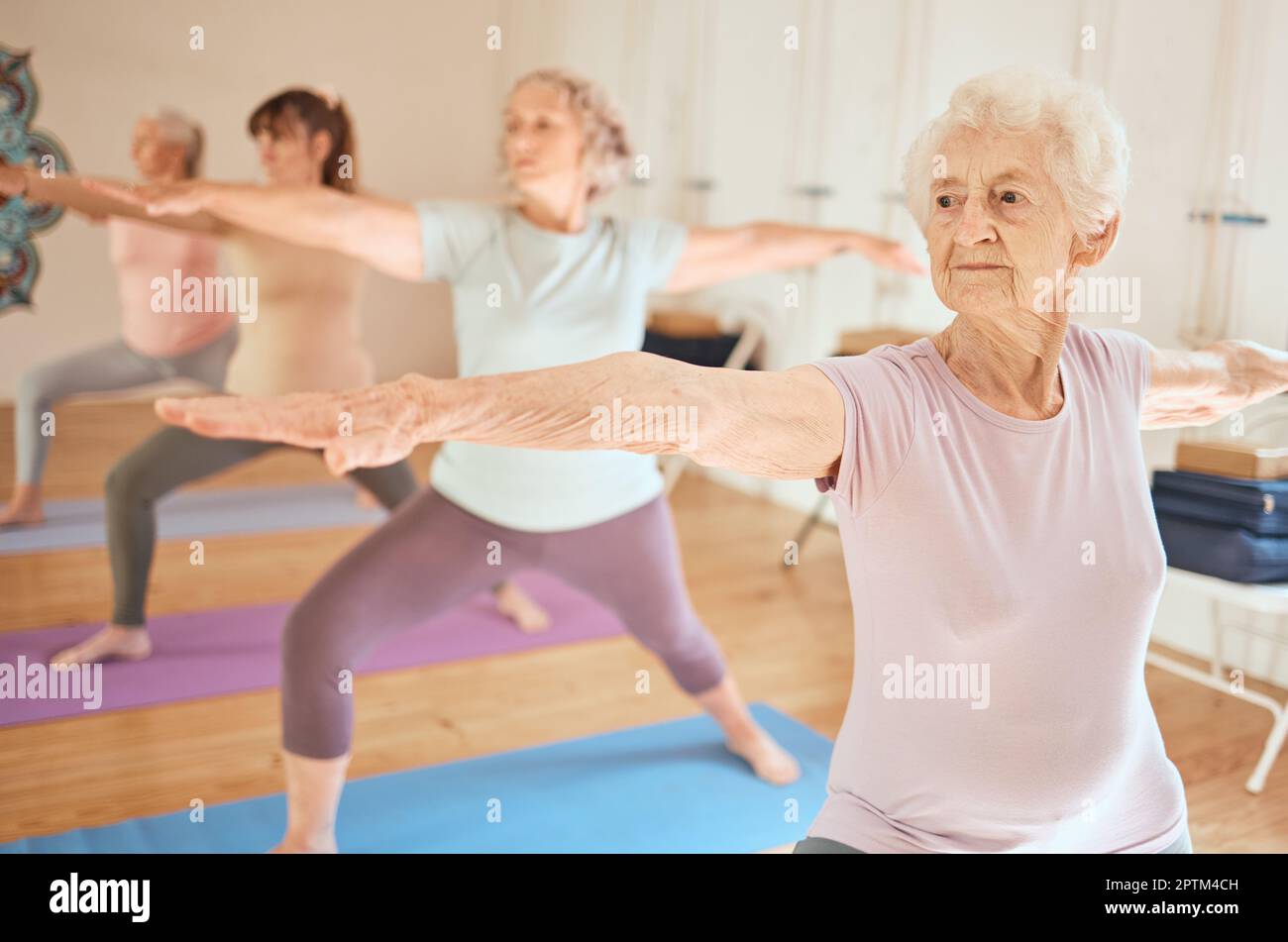 Exercise elderly females hi-res stock photography and images - Alamy