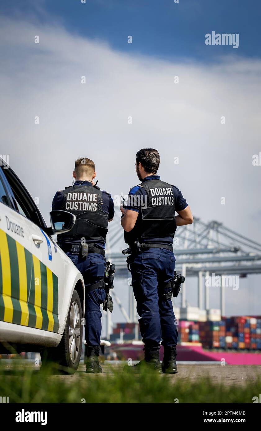 ROTTERDAM - Customs officers from the Port of Rotterdam Customs monitor ...