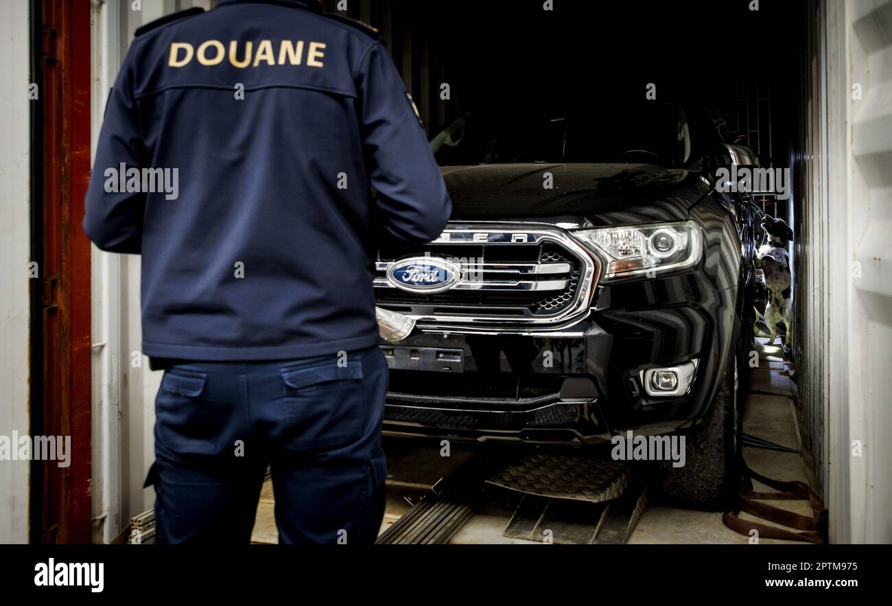 ROTTERDAM - Customs officers from the Port of Rotterdam Customs with a ...