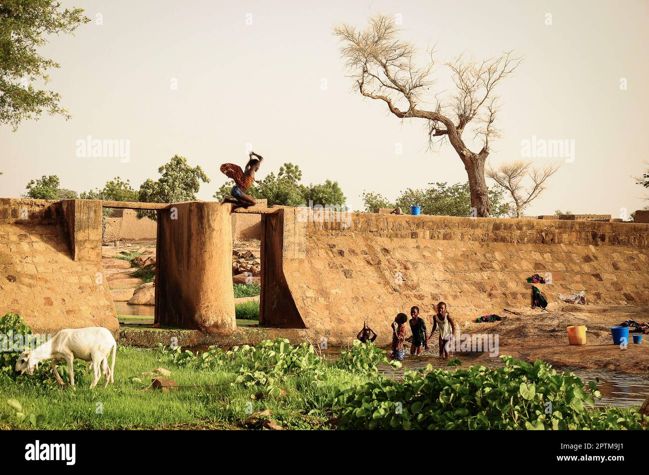 Retenu deau hi-res stock photography and images - Alamy