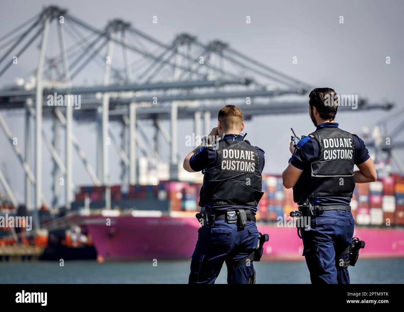 ROTTERDAM - Customs officers from the Port of Rotterdam Customs monitor ...