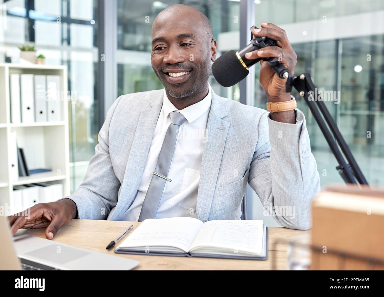 Influencer speaker hi-res stock photography and images - Alamy