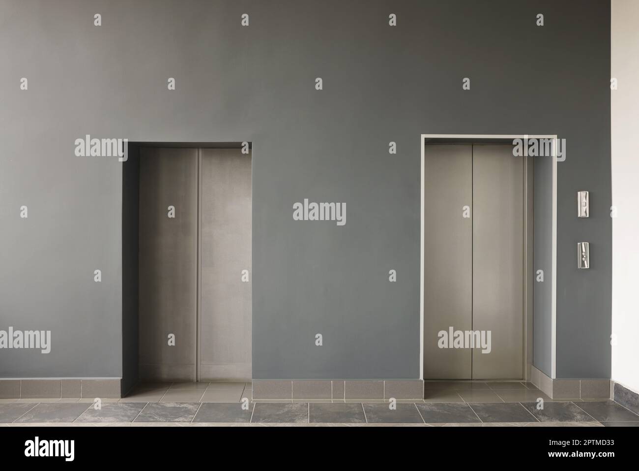 Closed lift doors hi-res stock photography and images - Alamy