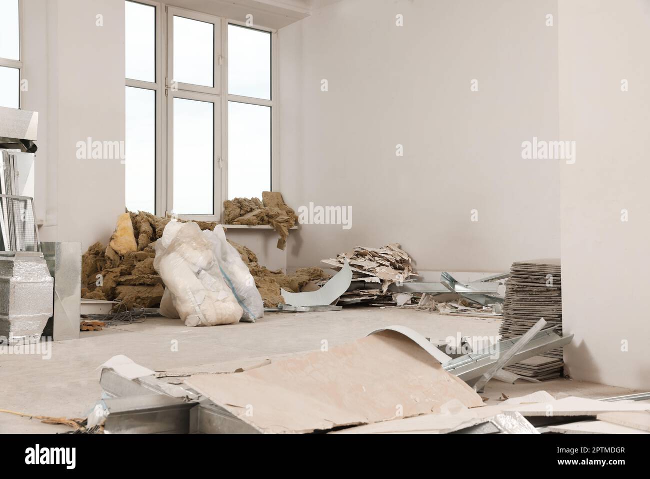 Building materials in room prepared for renovation Stock Photo - Alamy