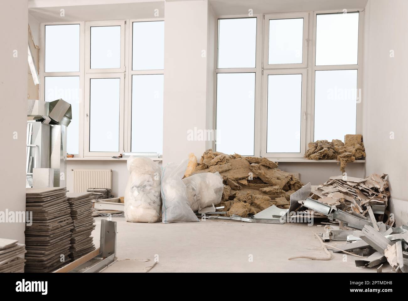 Building materials in room prepared for renovation Stock Photo - Alamy