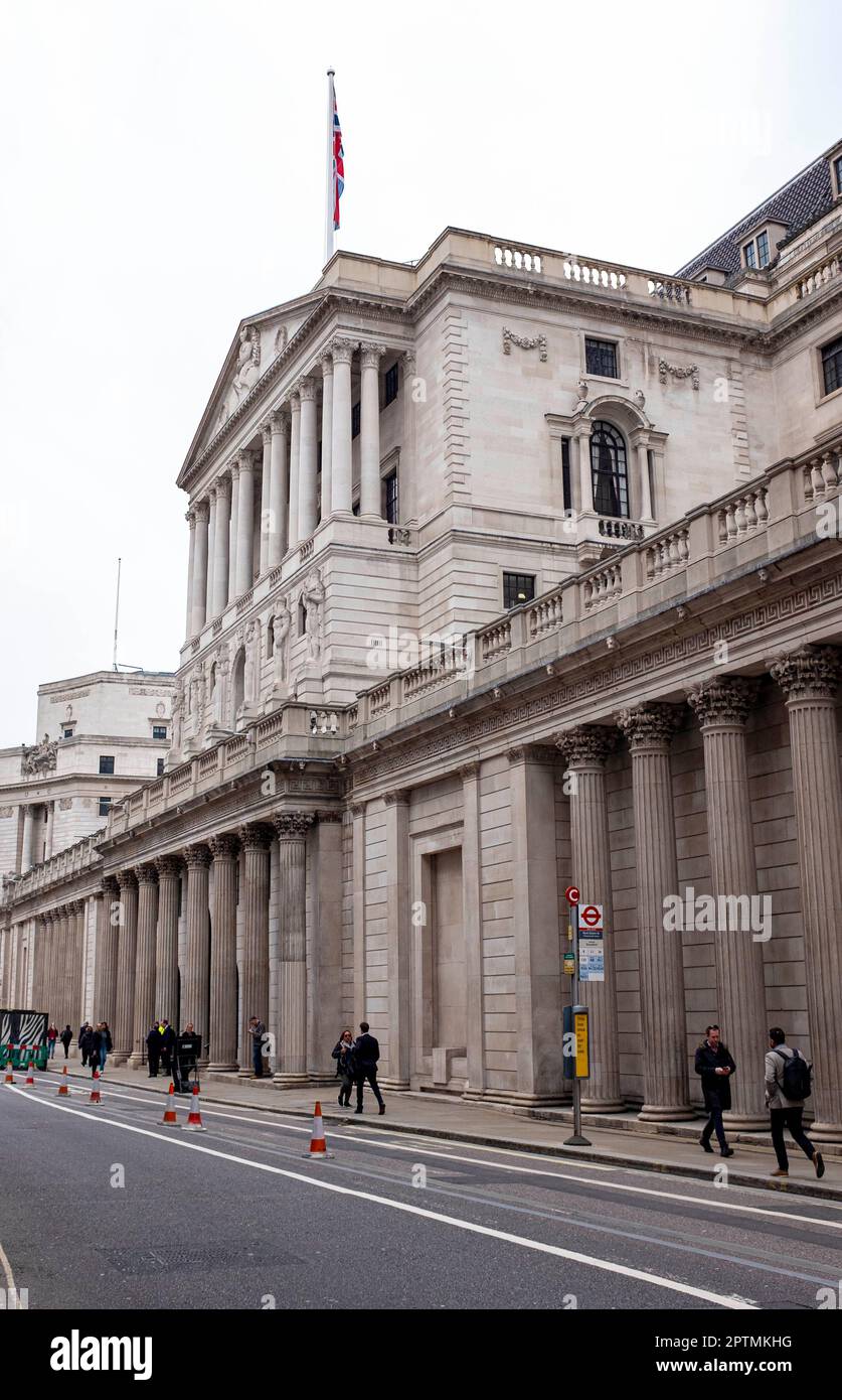 The Bank of England in London's Threadneedle Street is the central bank ...