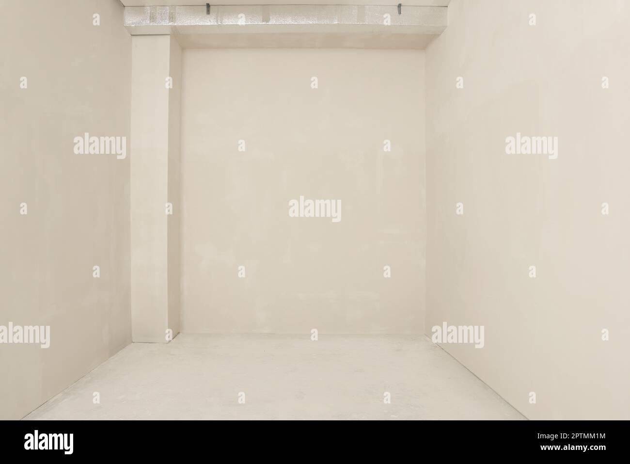 Empty beautiful clean room with beige walls after renovation Stock ...