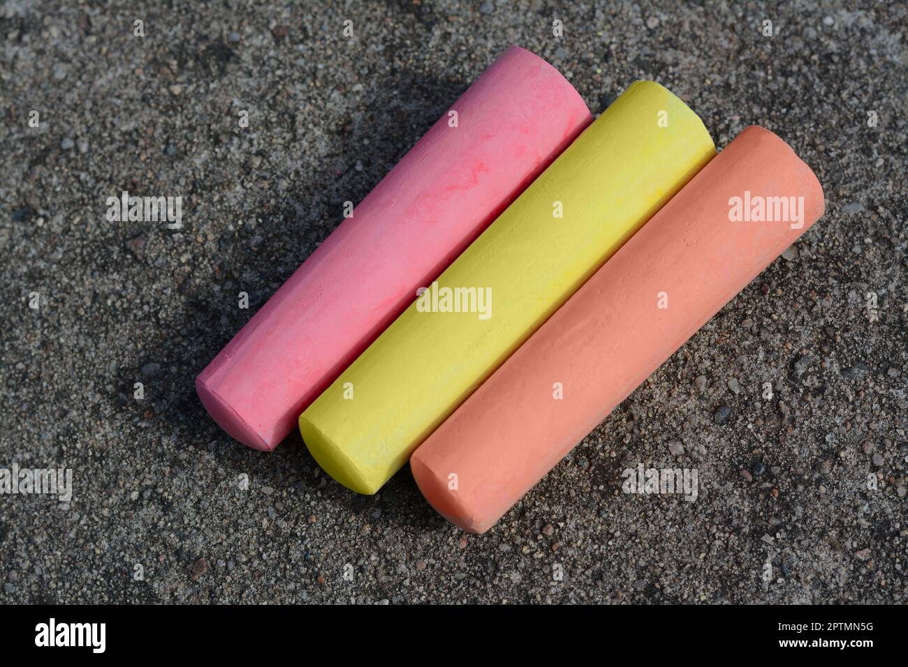 Colorful sticks chalk hi-res stock photography and images - Alamy