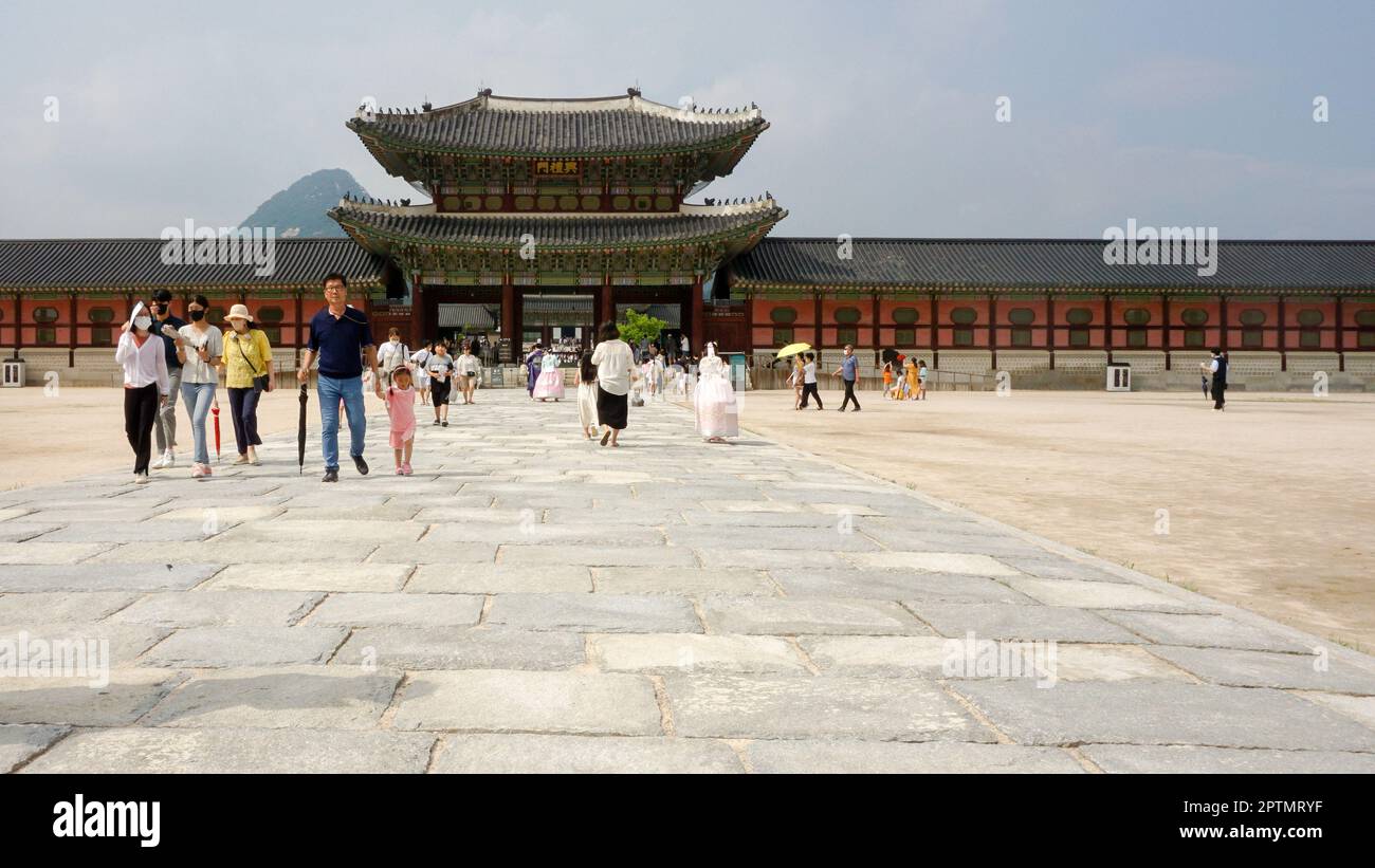 Gyeongbokgung Palace is one of the largest palace in Seoul, South Korea ...