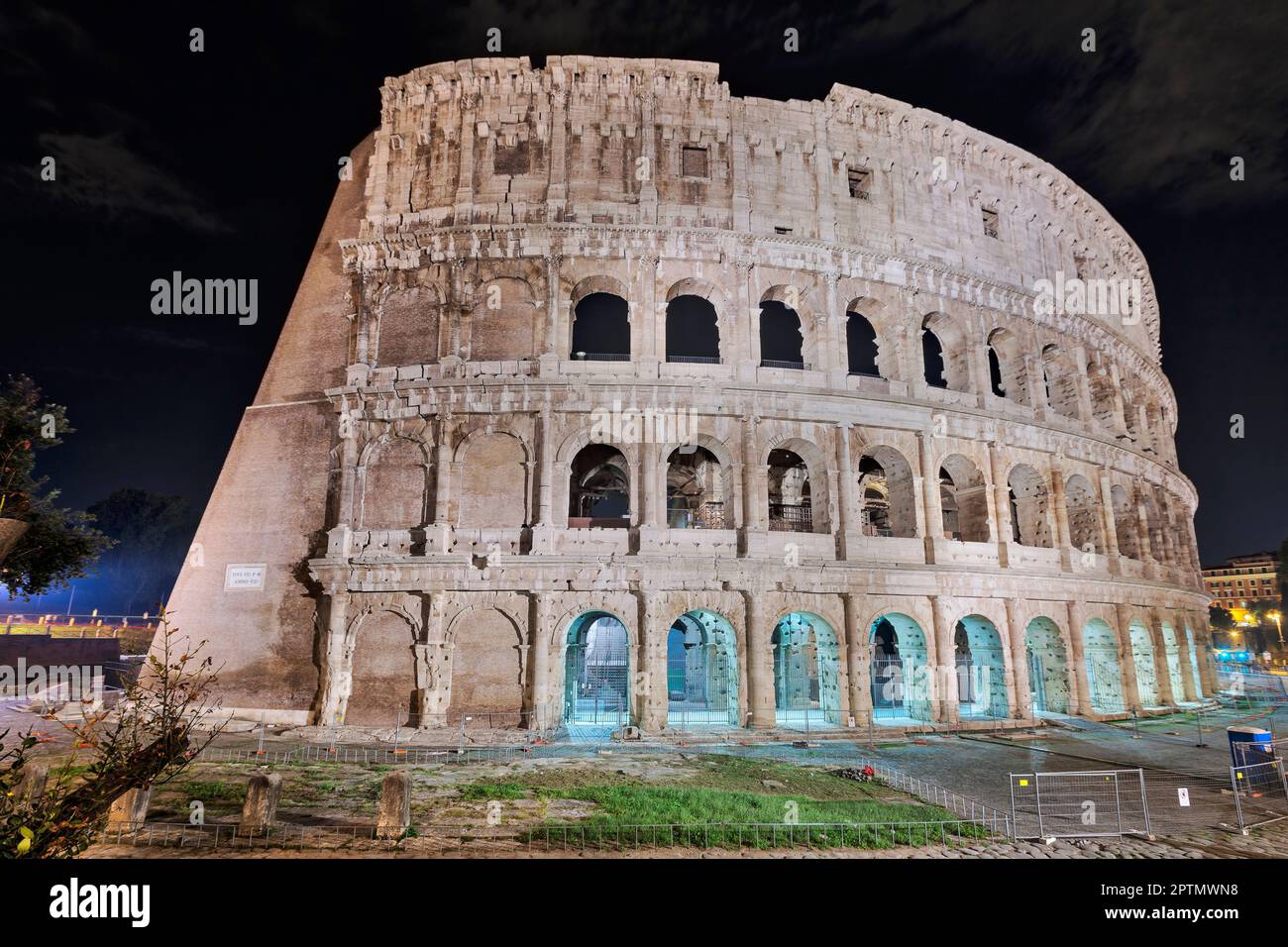 The colosseum lit up at night hi-res stock photography and images - Alamy