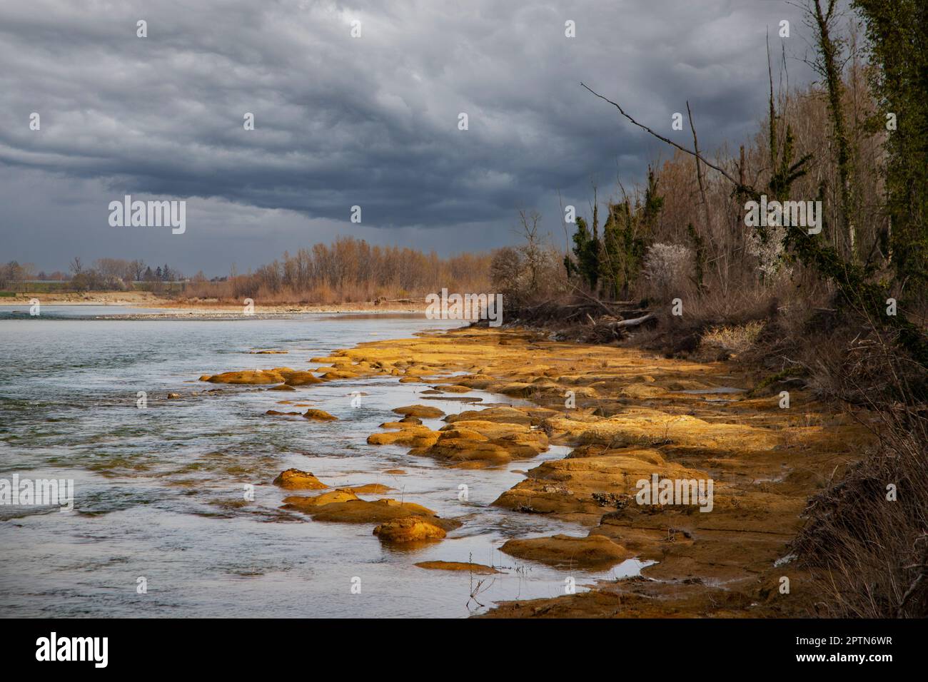 Cloud environment hi-res stock photography and images - Alamy