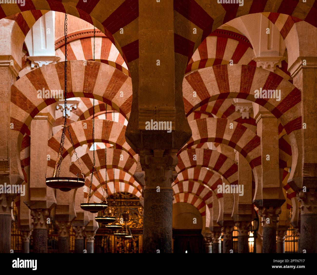 Arab arches of the Cordoba Mosque Stock Photo - Alamy