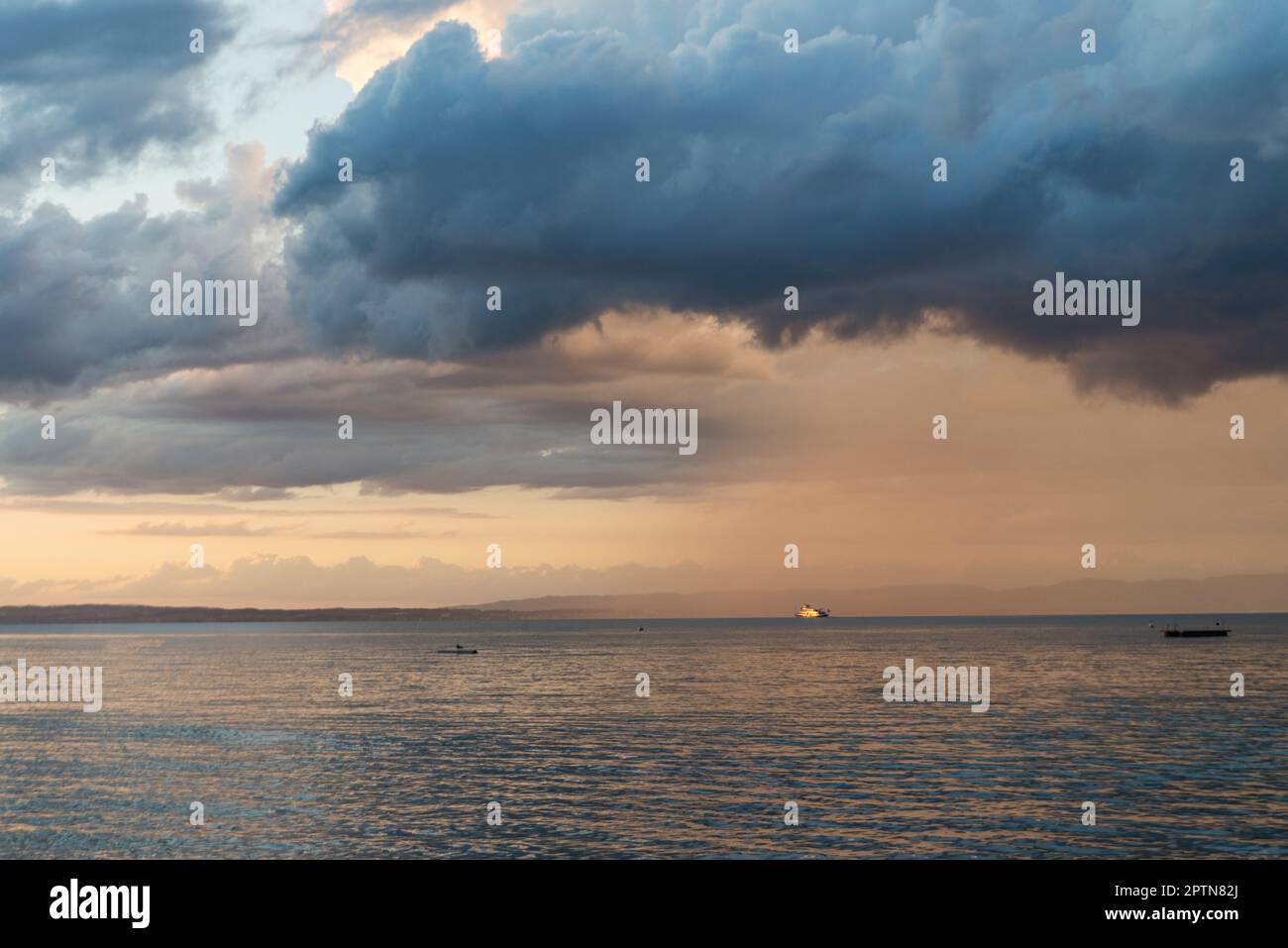 Leisure activities at the beautiful Lake Constance Stock Photo - Alamy
