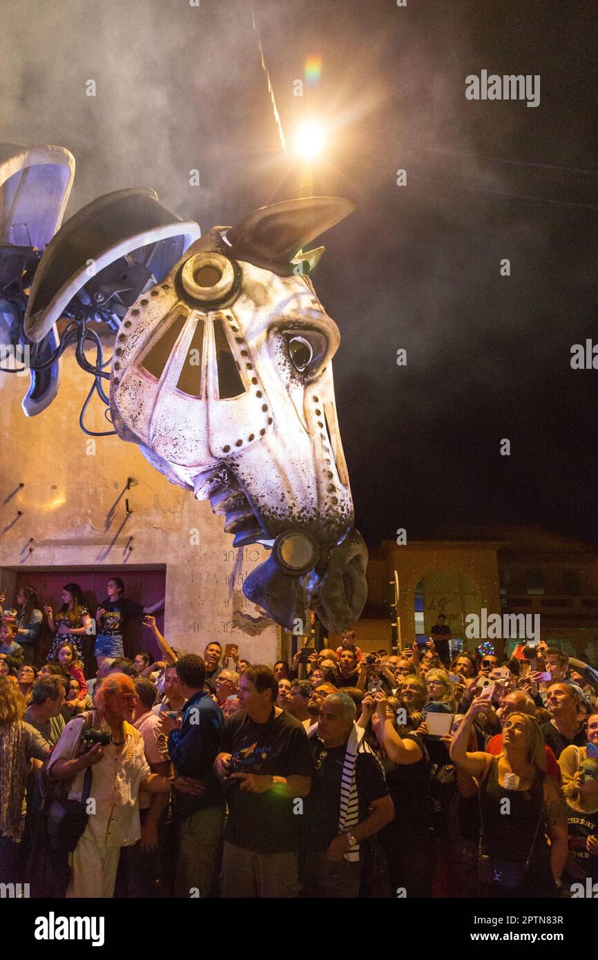 Sol Y Fiesta Festival. Show: Pegase "Le chant des Etoiles" by the Cie ...