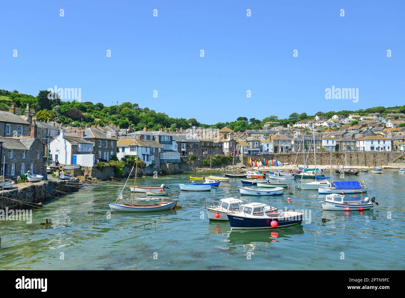 Historic fishing harbour mousehole hi-res stock photography and images ...