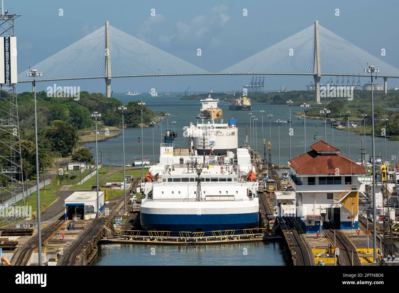 Shipping, moving through the Gatun Locks on the Atlantic side of the ...
