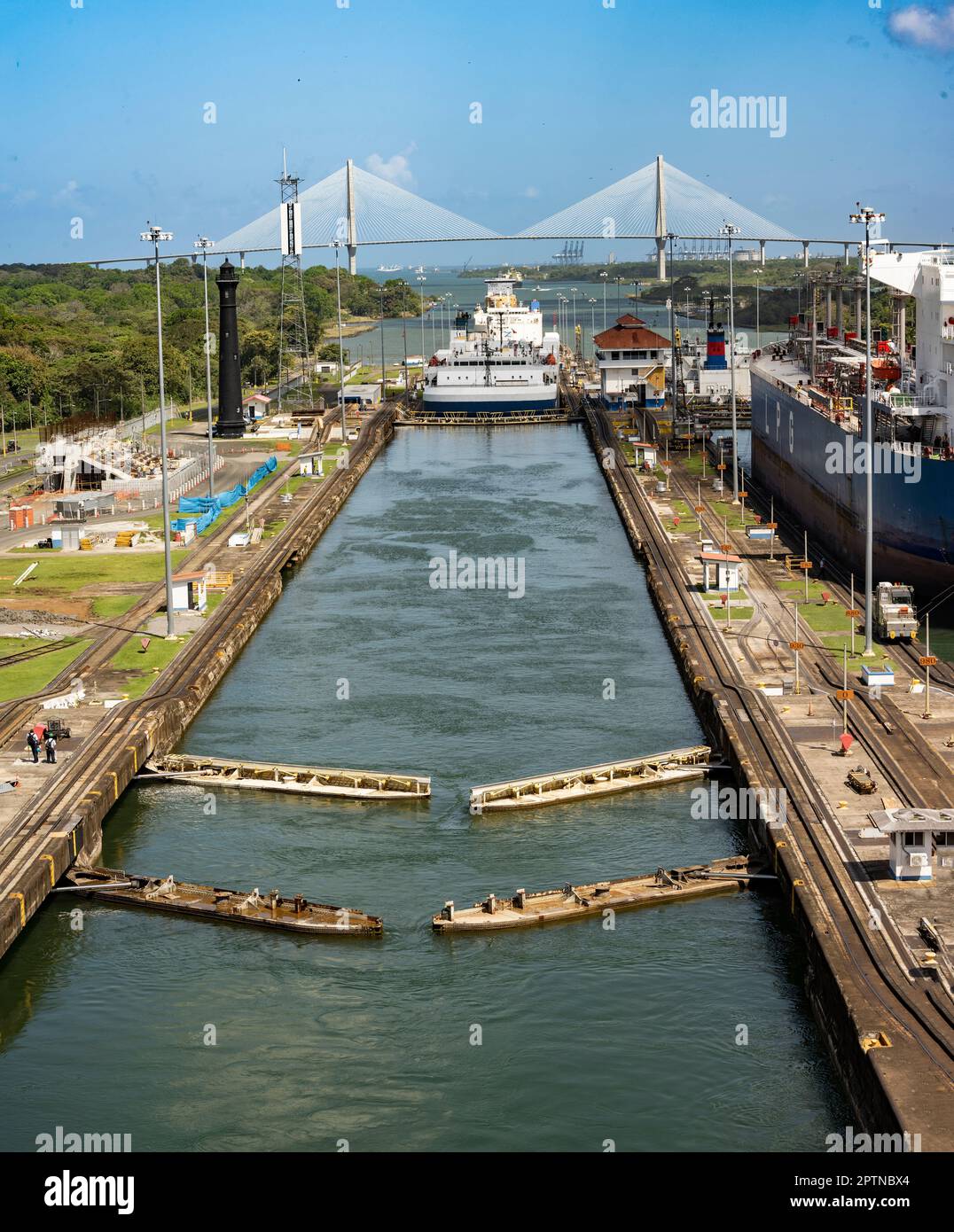 Shipping, moving through the Gatun Locks on the Atlantic side of the ...