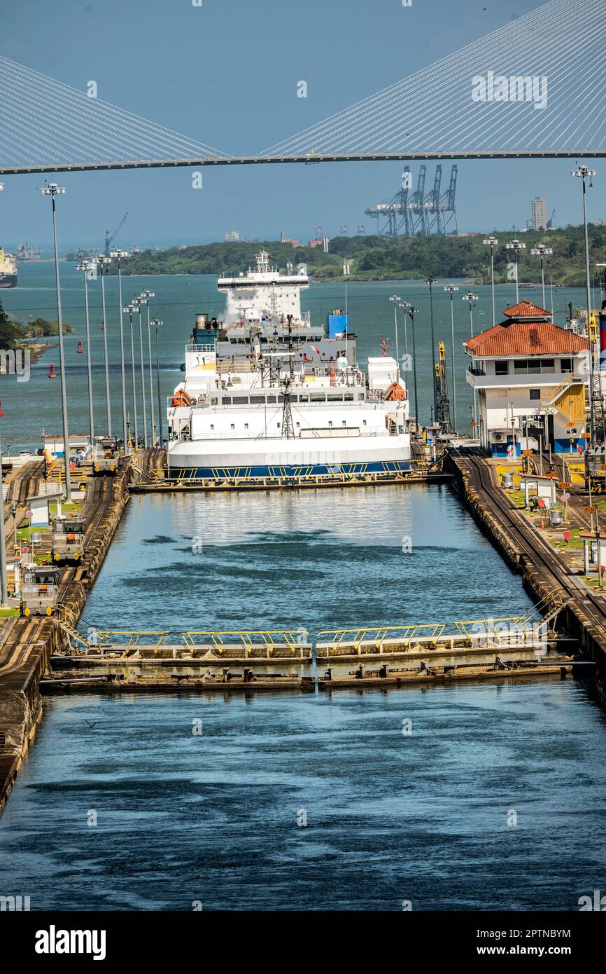 Shipping, moving through the Gatun Locks on the Atlantic side of the ...