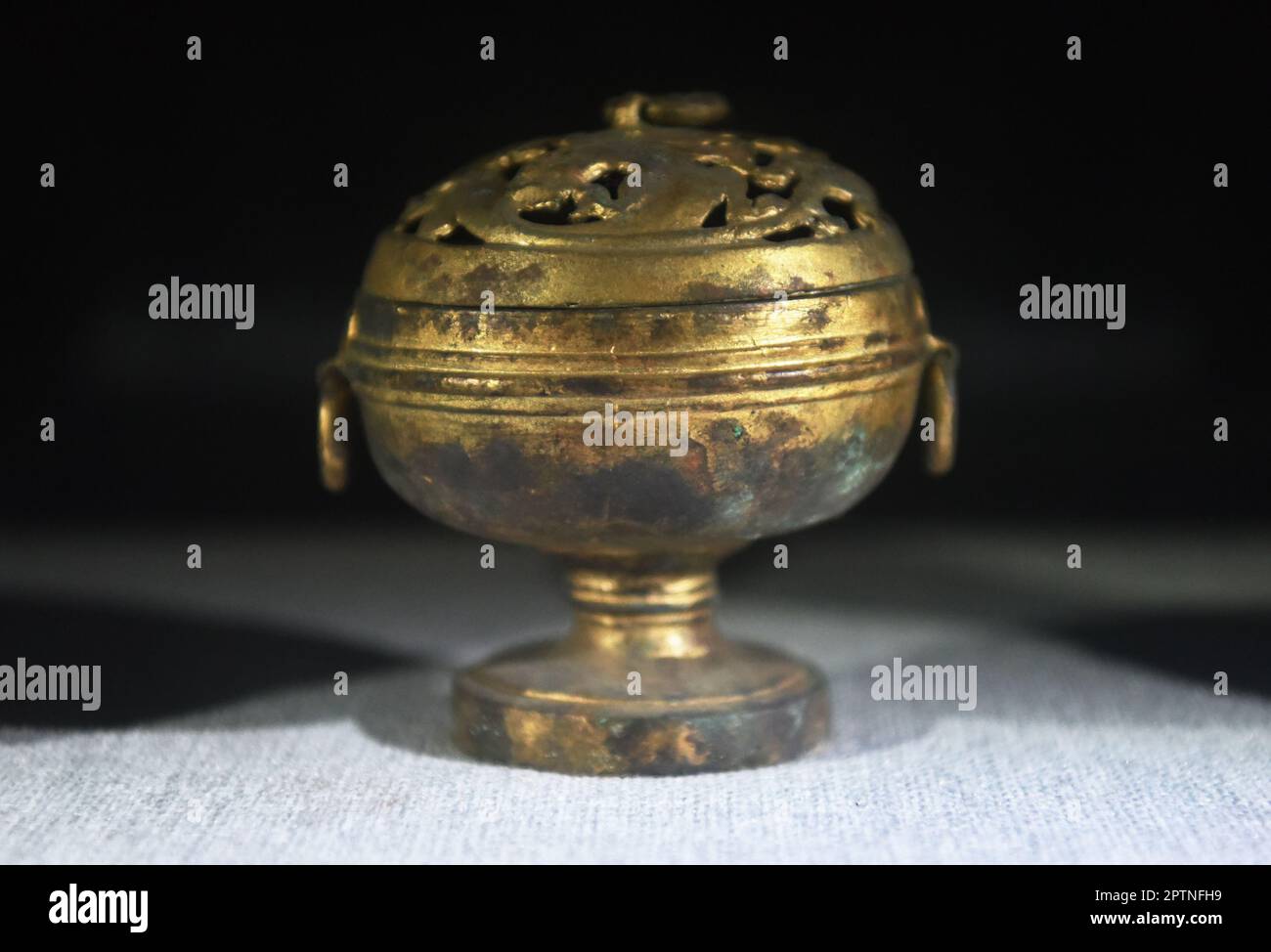 Tomb of liu sheng hi-res stock photography and images - Alamy