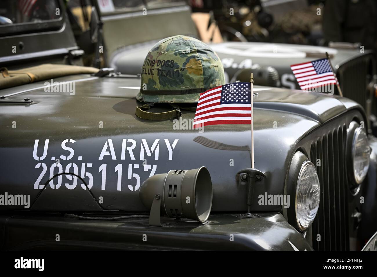 Ww2 end celebrations 1945 news hi-res stock photography and images - Alamy