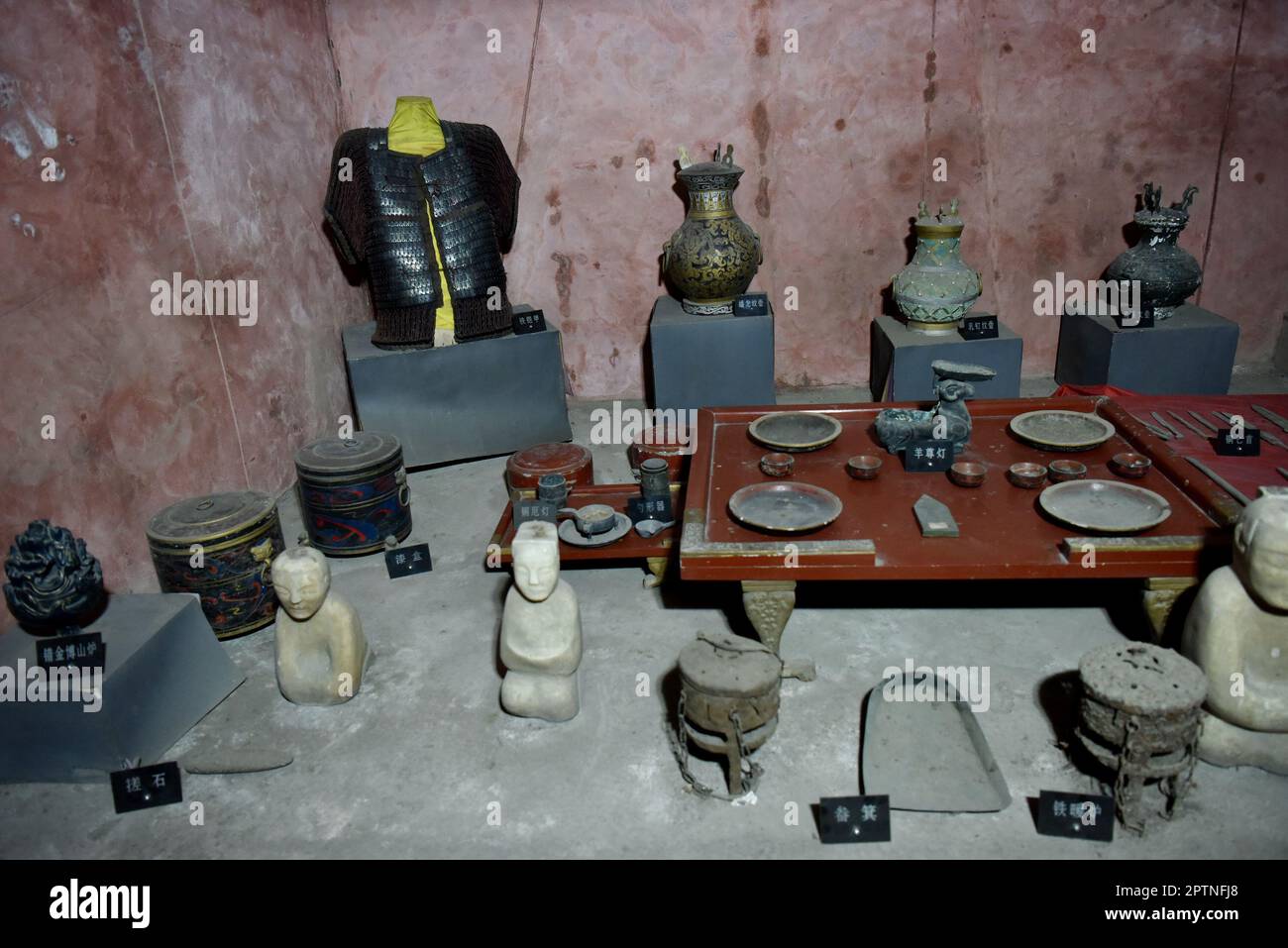 Mancheng han tomb hi-res stock photography and images - Alamy