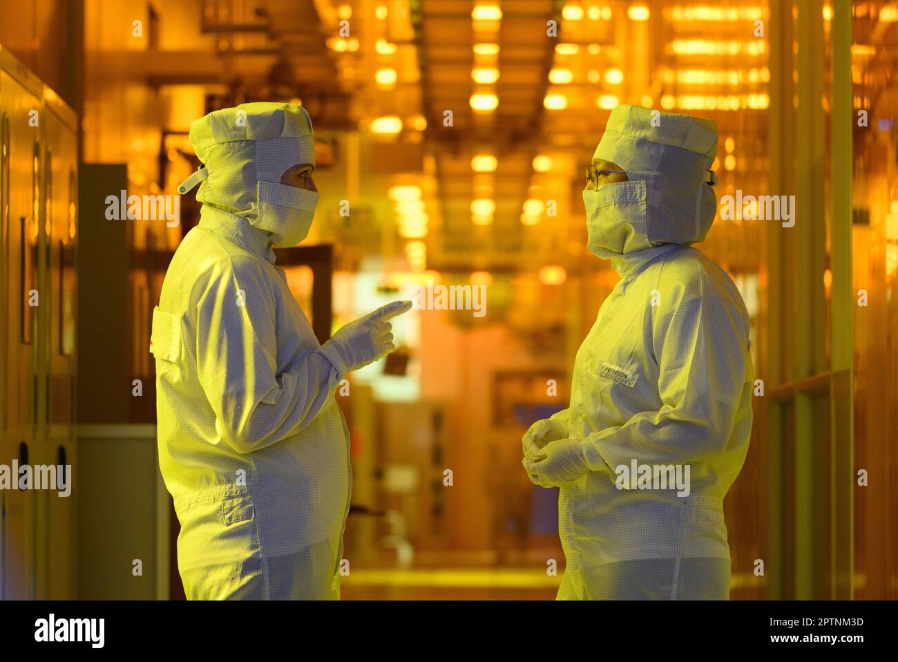 Dresden, Germany. 26th Apr, 2023. Employees of the Infineon chip group ...