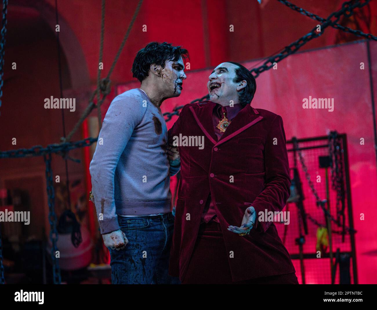 Renfield Nicolas Cage & Nicholas Hoult Stock Photo - Alamy