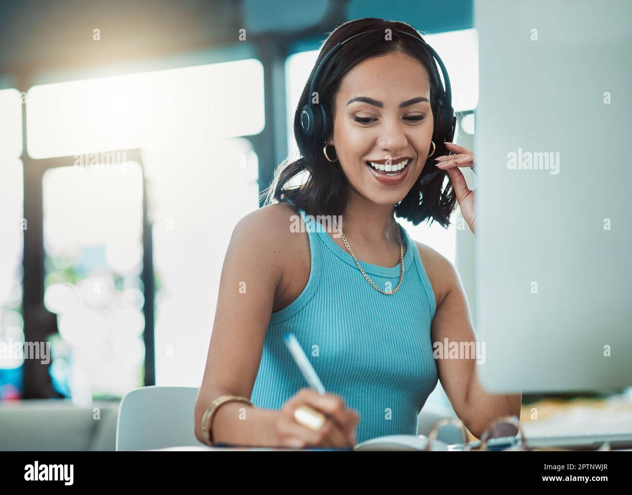 Call center agent, customer service and freelance sales entrepreneur ...