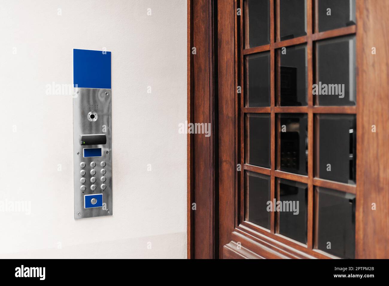 Door station intercom hi-res stock photography and images - Alamy