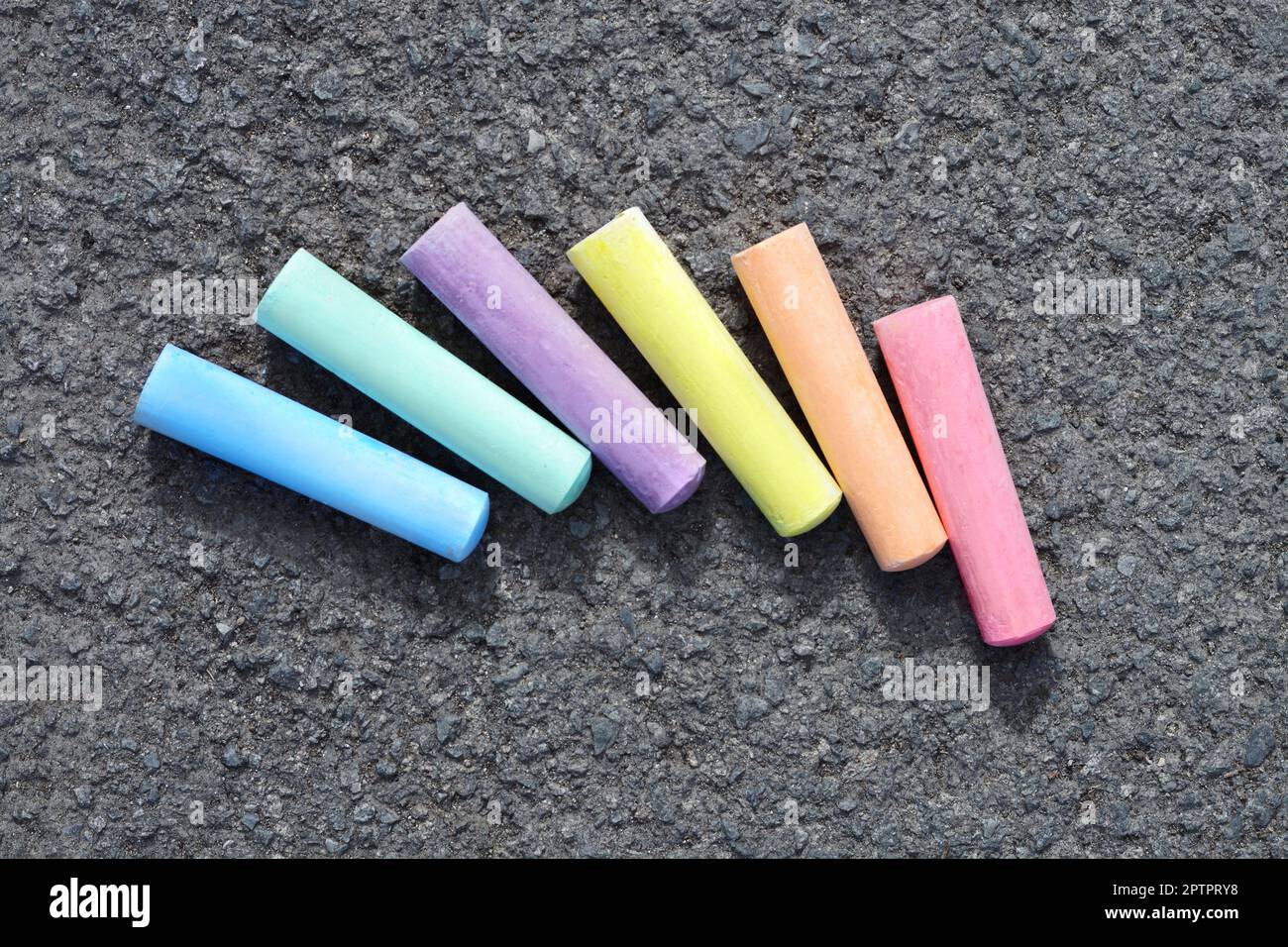 Colorful sticks chalk hi-res stock photography and images - Alamy