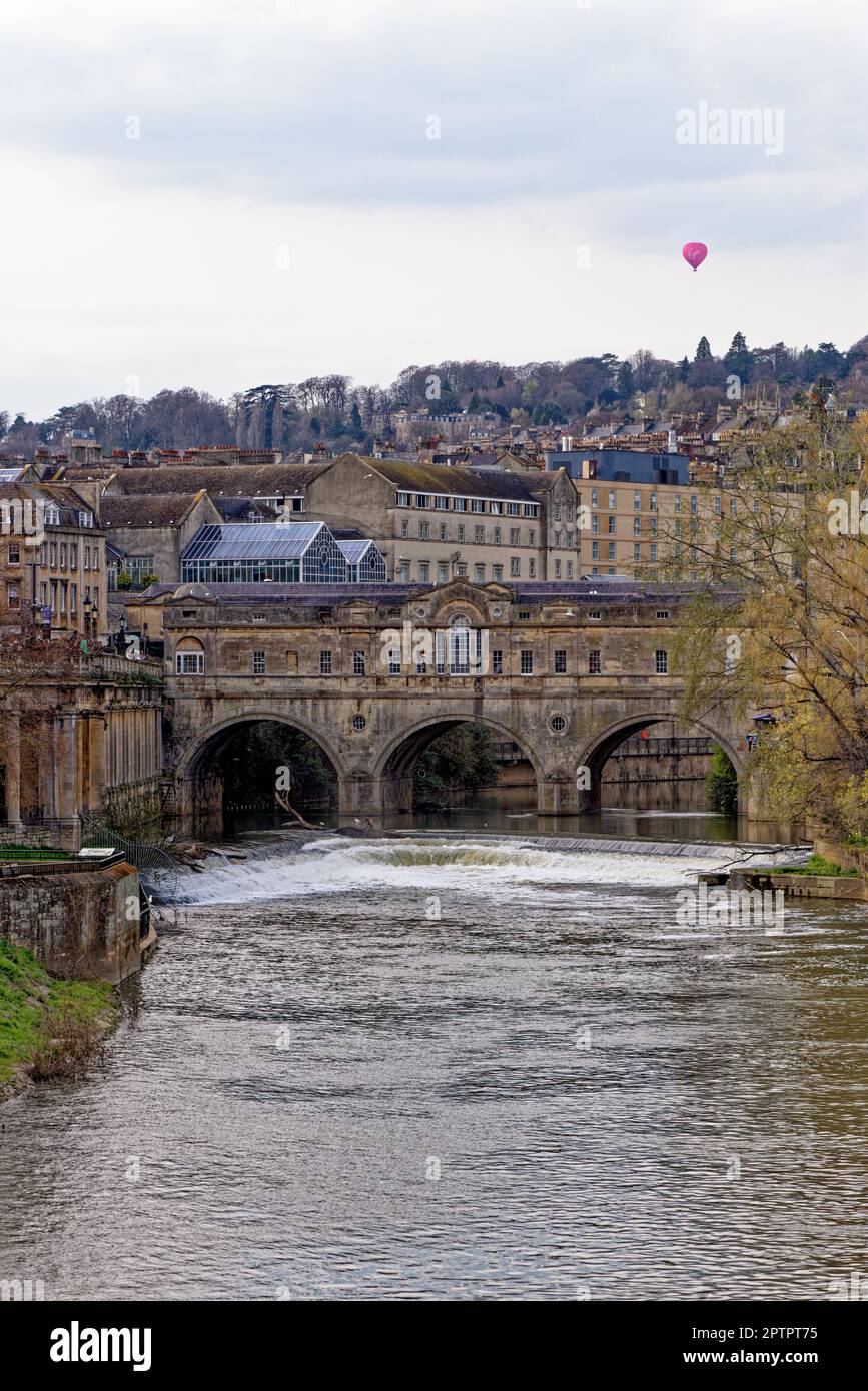 Travel destination United Kingdom - View along River Avon in Bath ...