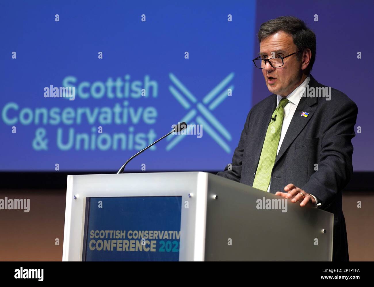 Greg hands conservative conference hi-res stock photography and images ...