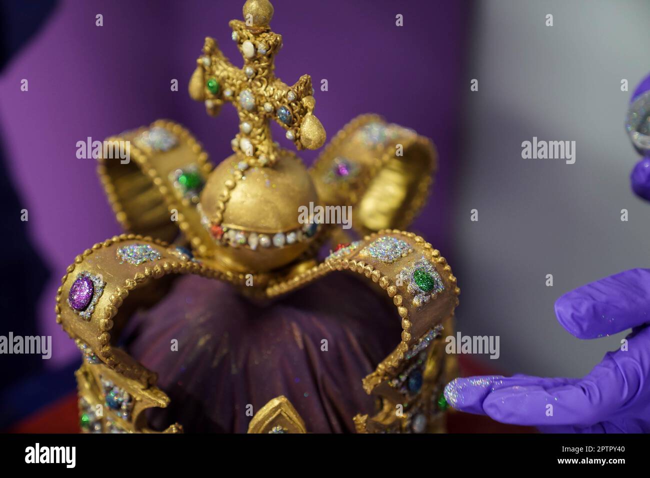 Cadbury World chocolatiers Dawn Jenks and Donna Oluban add the ...