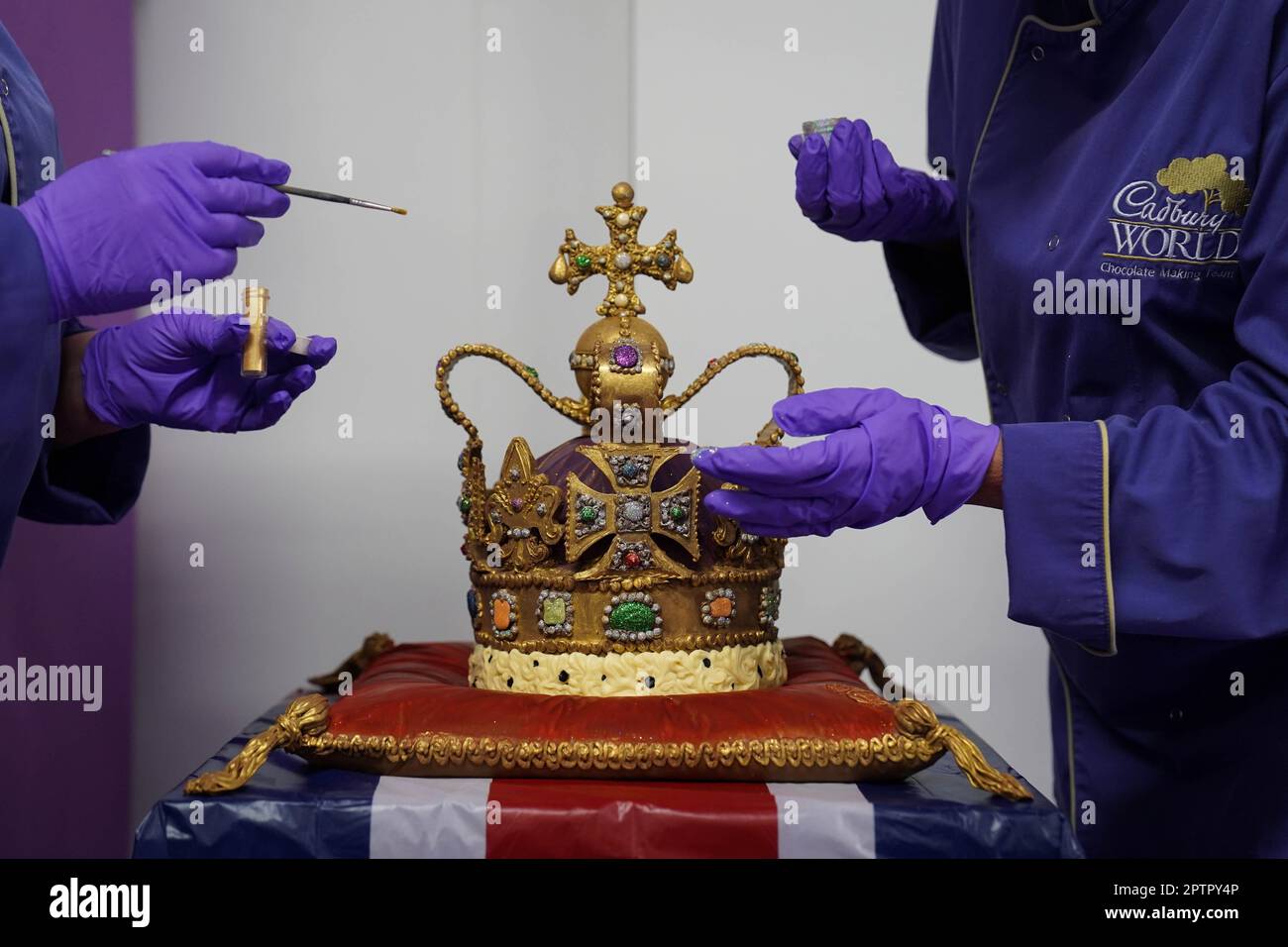 Cadbury World chocolatiers Dawn Jenks and Donna Oluban add the ...
