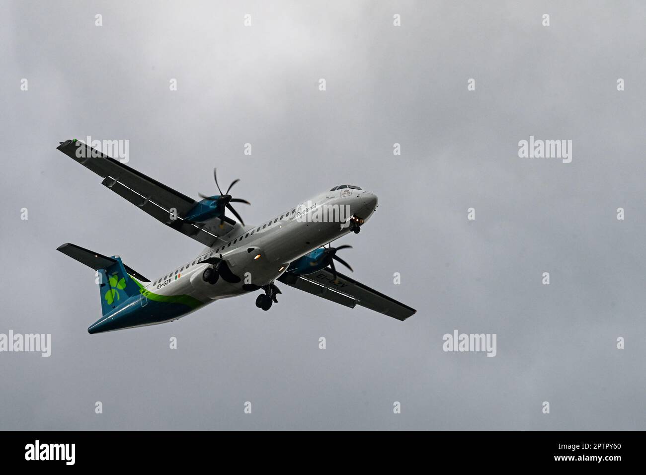 Aer lingus propeller plane hi-res stock photography and images - Alamy