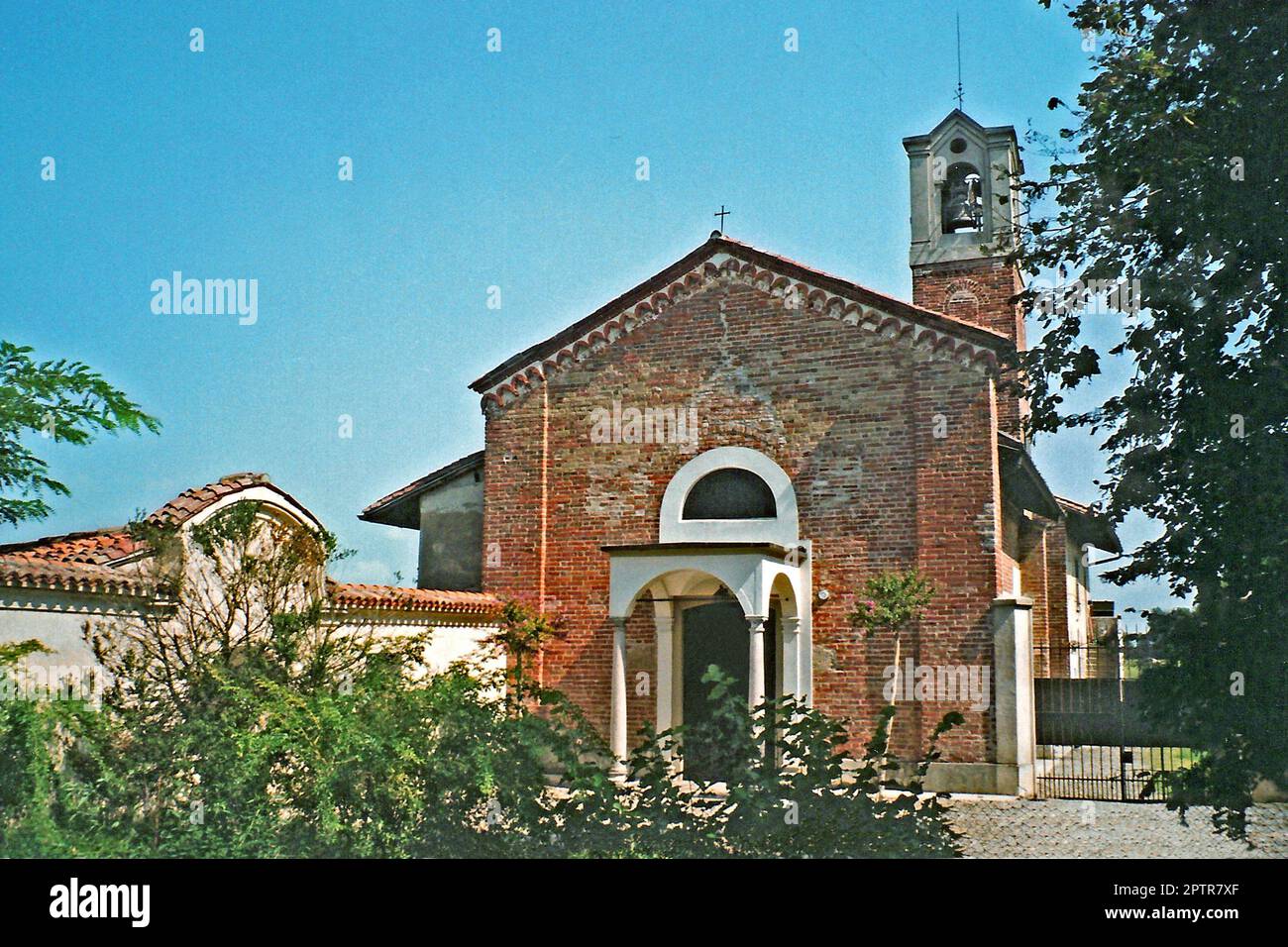 Zelo Buon Persico (Zel Bon Perseg in dialetto lodigiano) è un comune italiano di 7378 abitanti ...