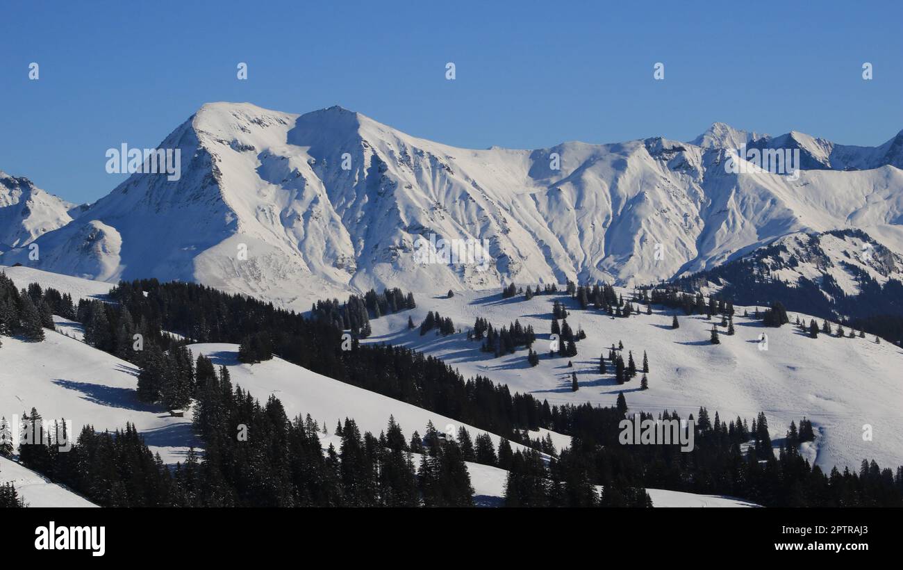 Mount Albristhore and snow covered mountains near Lenk, Switzerland ...
