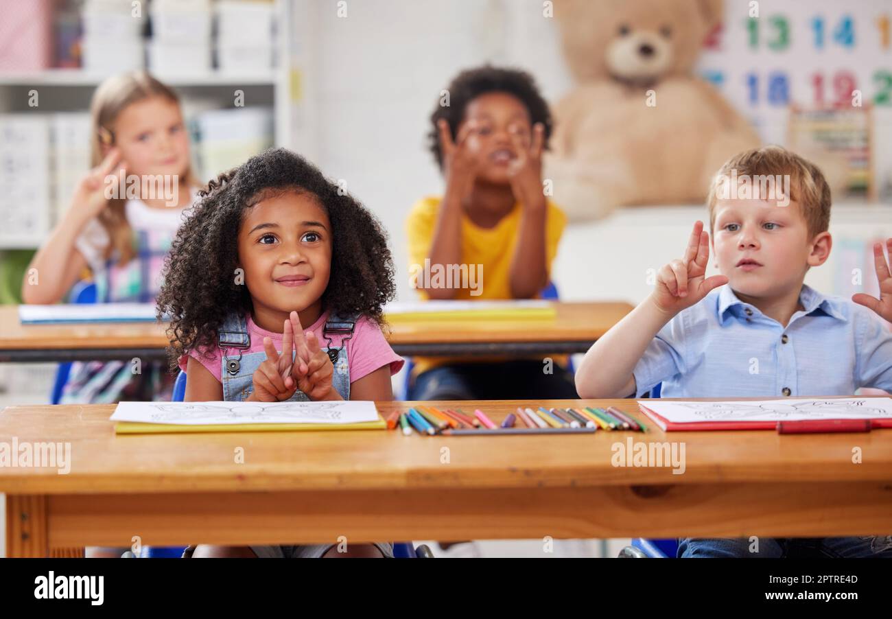 Children counting classroom hi-res stock photography and images - Alamy
