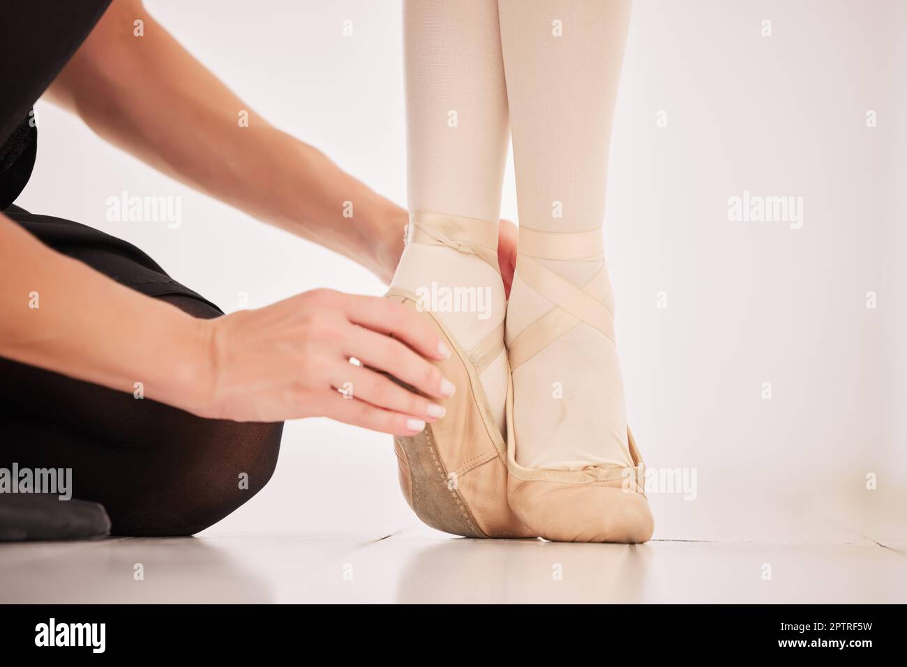 Tip toes feet hi-res stock photography and images - Alamy