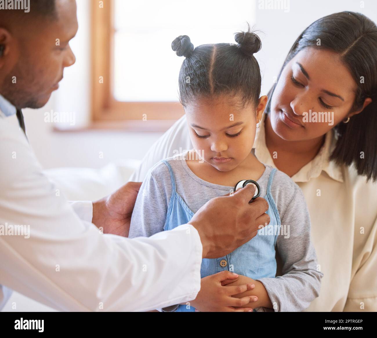Child chest at clinic hi-res stock photography and images - Alamy