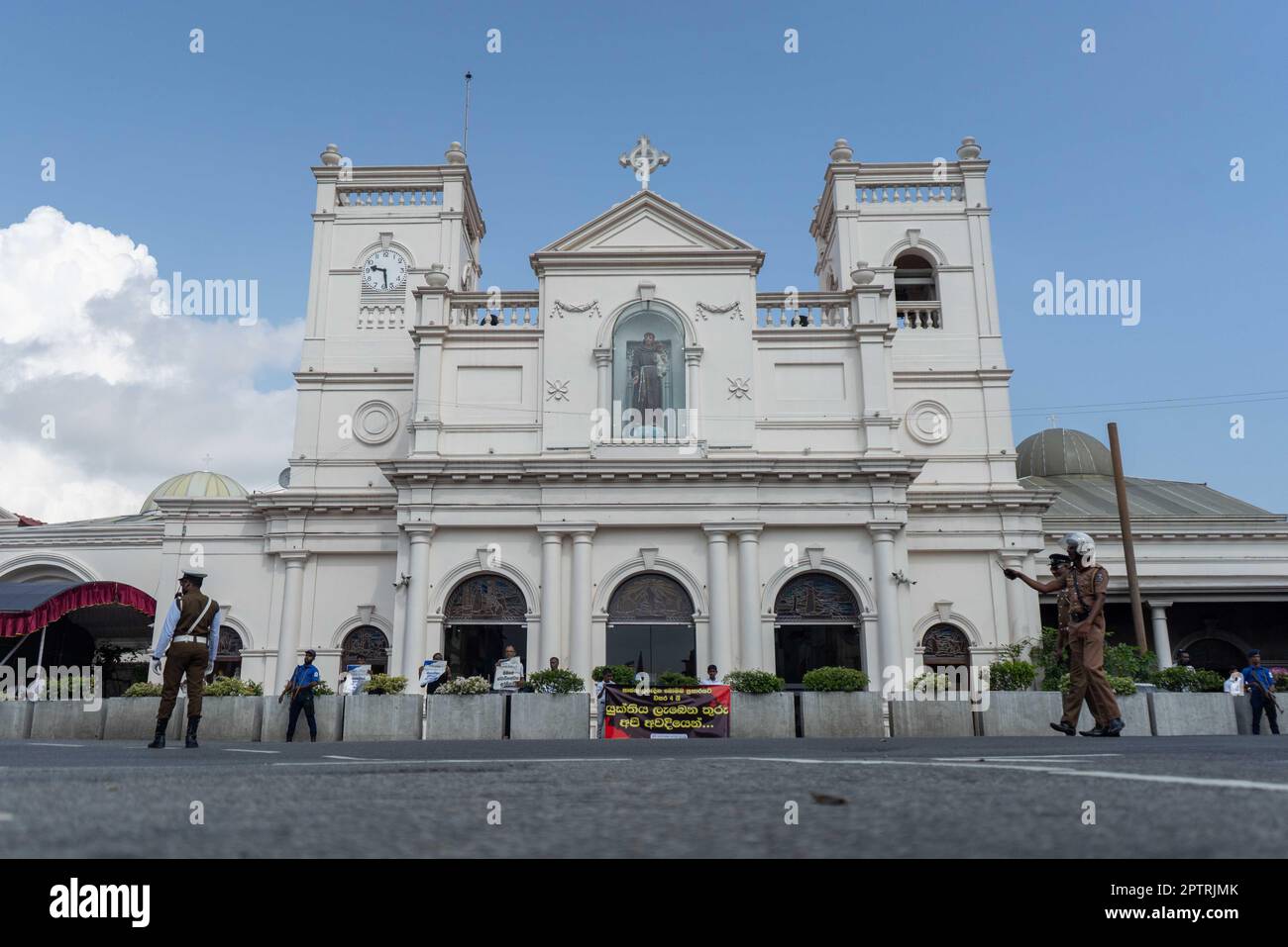 St. Anthony's Shrine, Kochchikade Stock Photo - Alamy