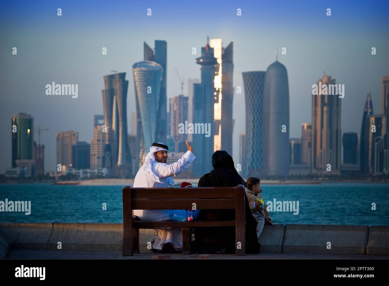 Qatari peninsula hi-res stock photography and images - Alamy