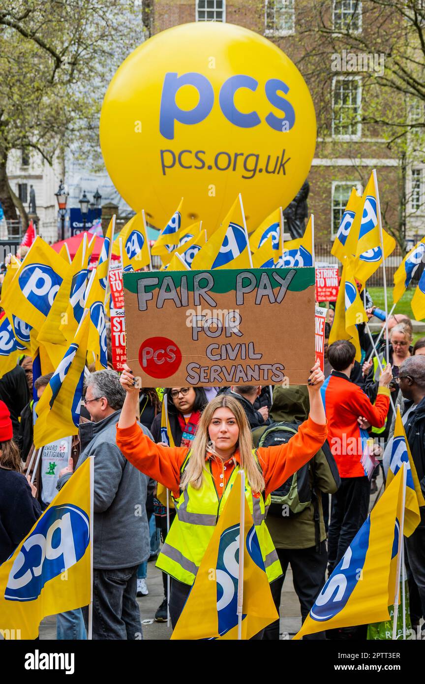 London, UK. 28th Apr, 2023. A PCS Union rally in Whitehall (opposite ...